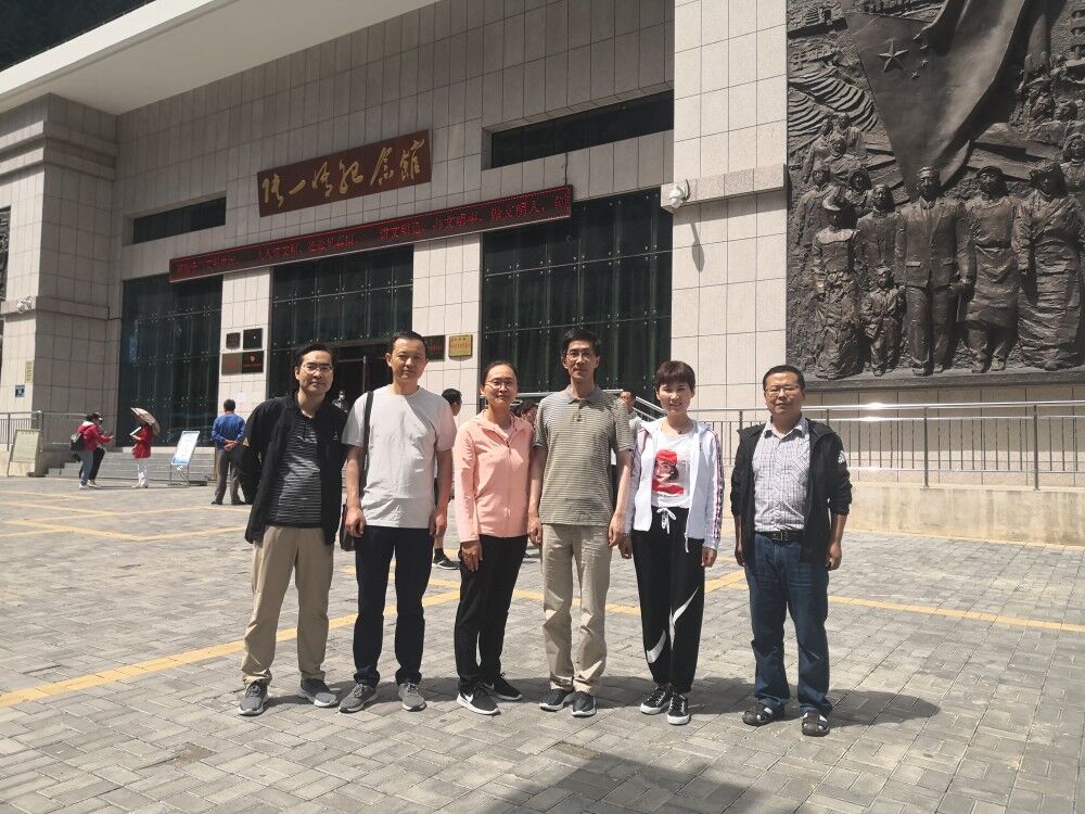 机电工程学院纪念建党99周年系列活动之三 ——教工党员参观榆中烈士陵园及张一悟纪念馆-机电工程学院 - 兰州交通大学